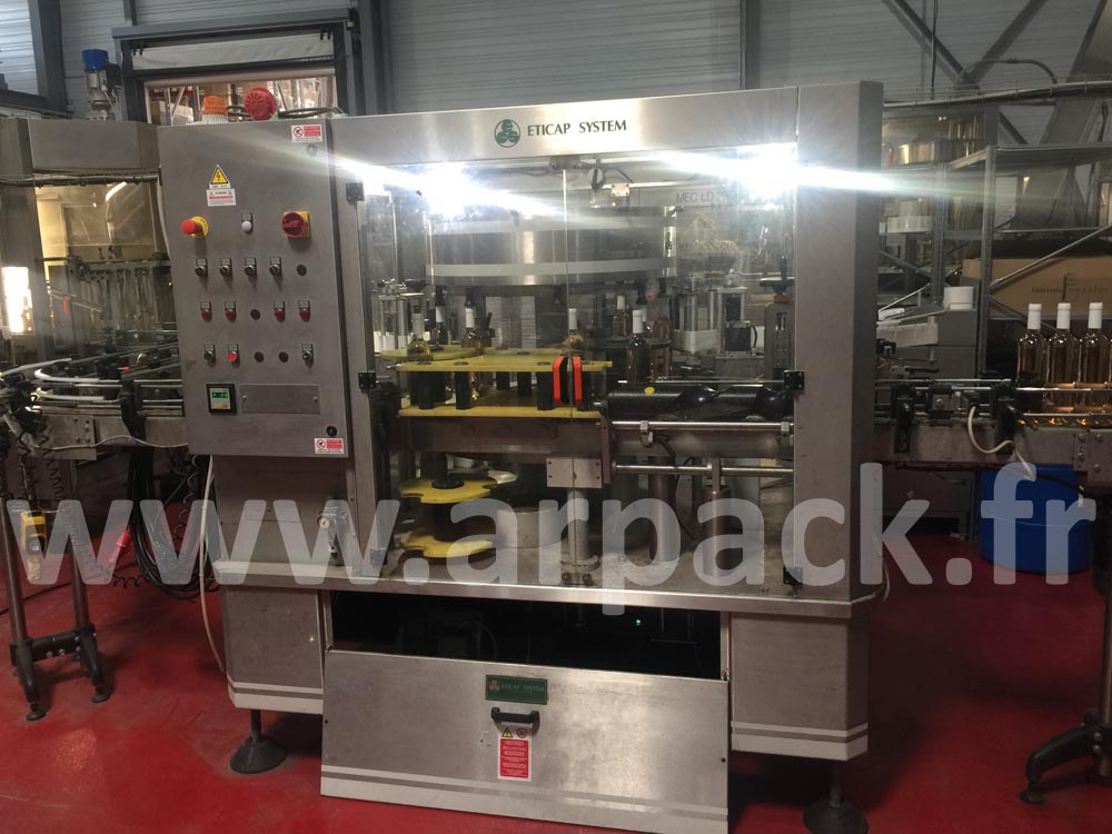 Self adhesive labeller 2 labelling stations